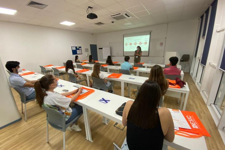 Celebramos la 2ª edición de ESIC Summer Night en el campus de Sevilla ...