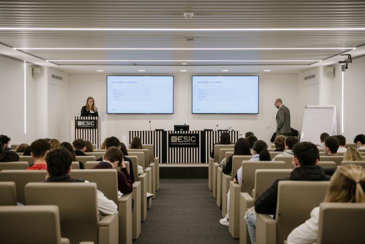 Randstad muestra los secretos de un CV con impacto a los estudiantes de ...