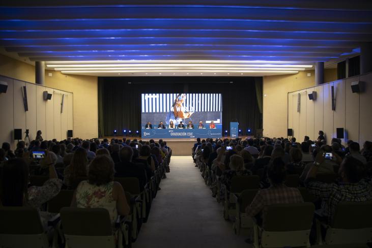 ESIC Sevilla celebra la graduación de sus promociones de 2020 y 2021 ...